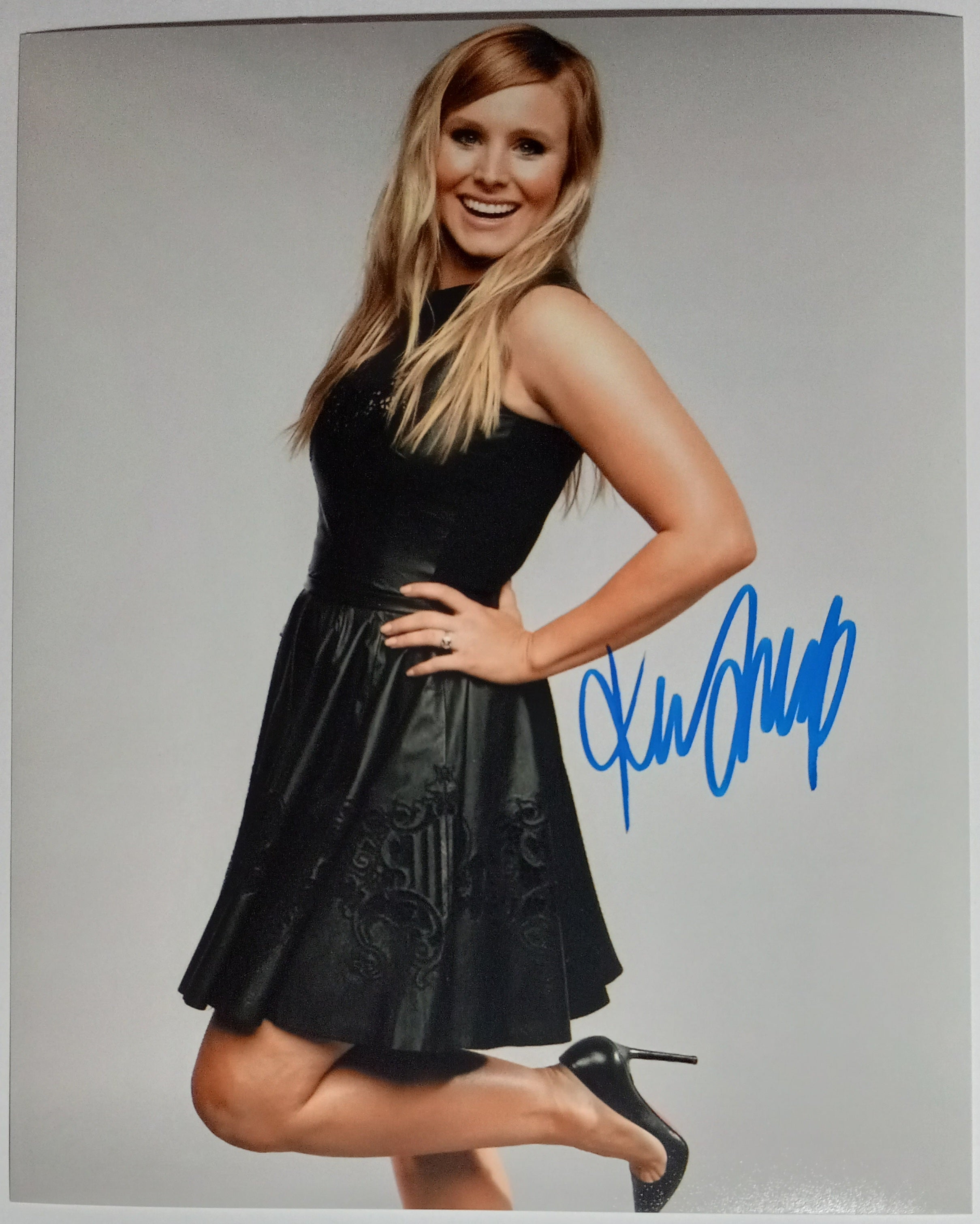 Kristen Bell – NW Autographs Direct
