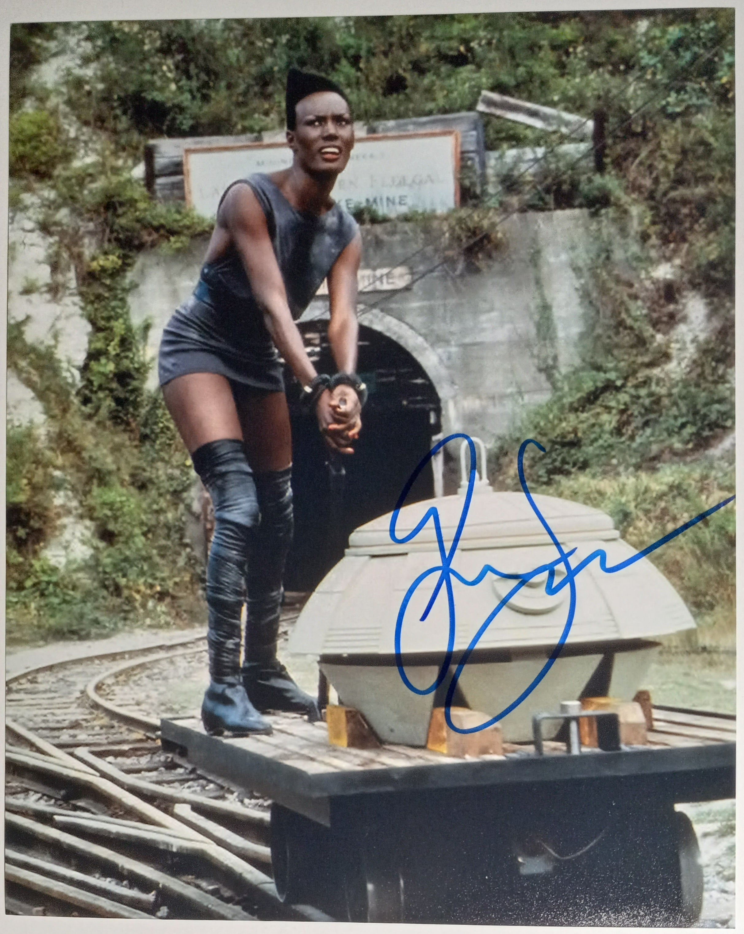 Grace Jones – NW Autographs Direct