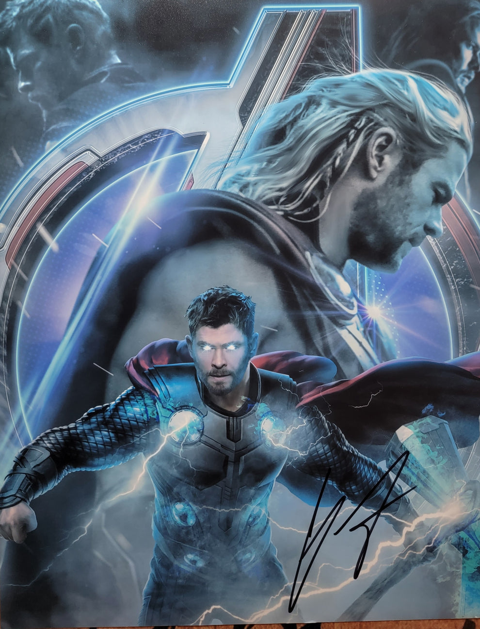 Chris Hemsworth – NW Autographs Direct